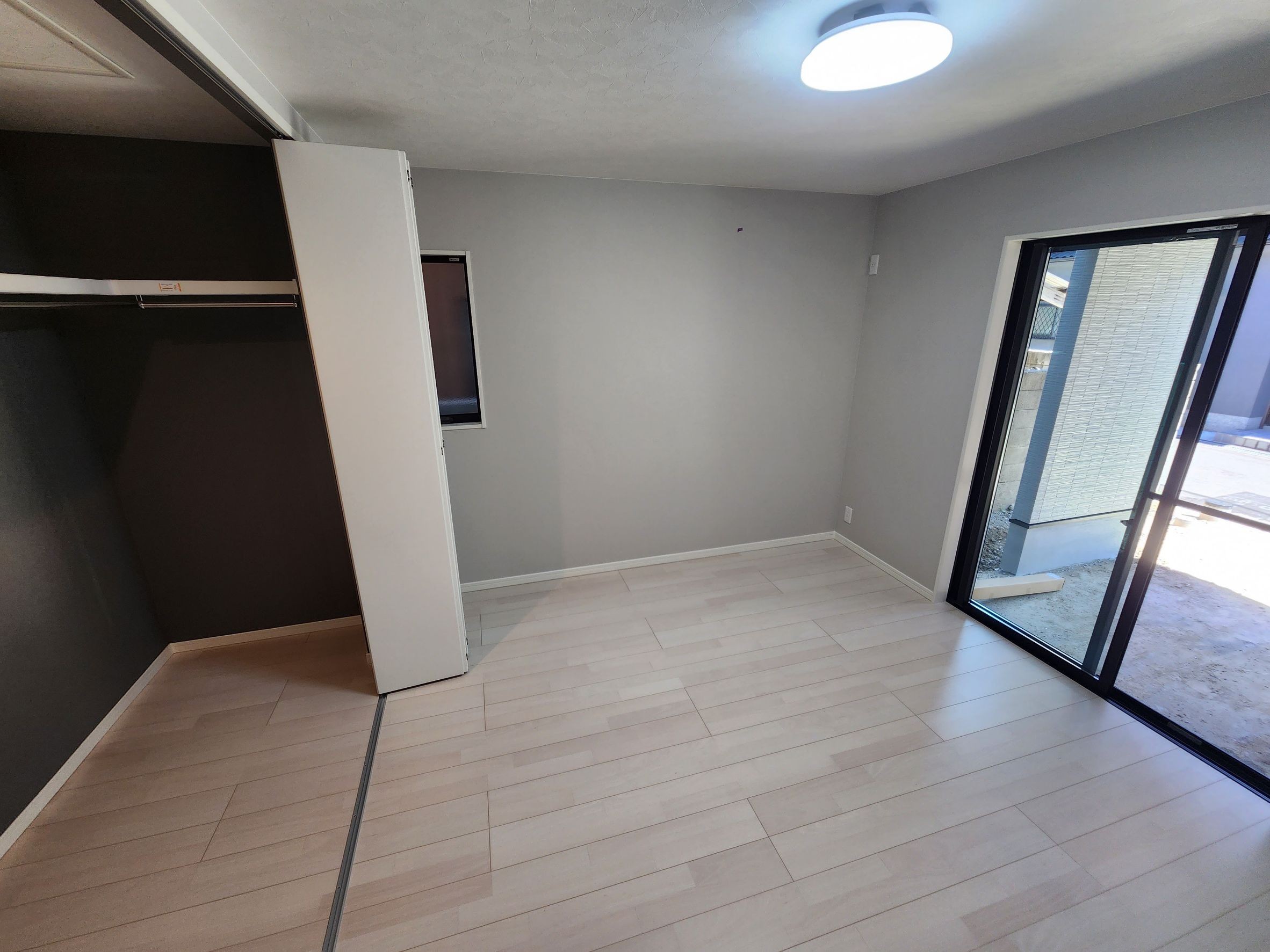 2-11-1 | 株式会社ブルーム