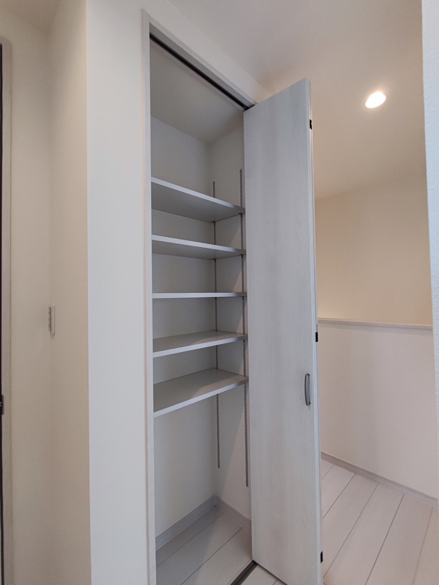 4-12-1 | 株式会社ブルーム